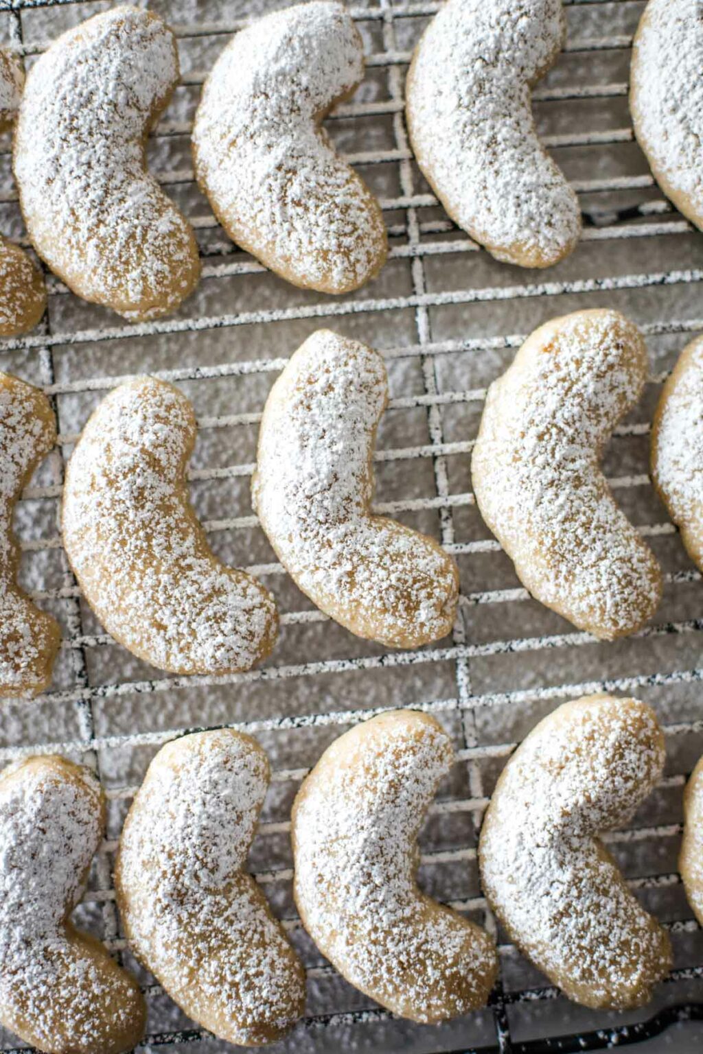 Easy Crescent Cookies Recipe